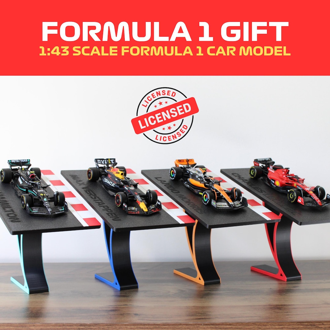 F1 Gift, Formula 1 1:43 Diecast Model Car on Elegant Track Display ...