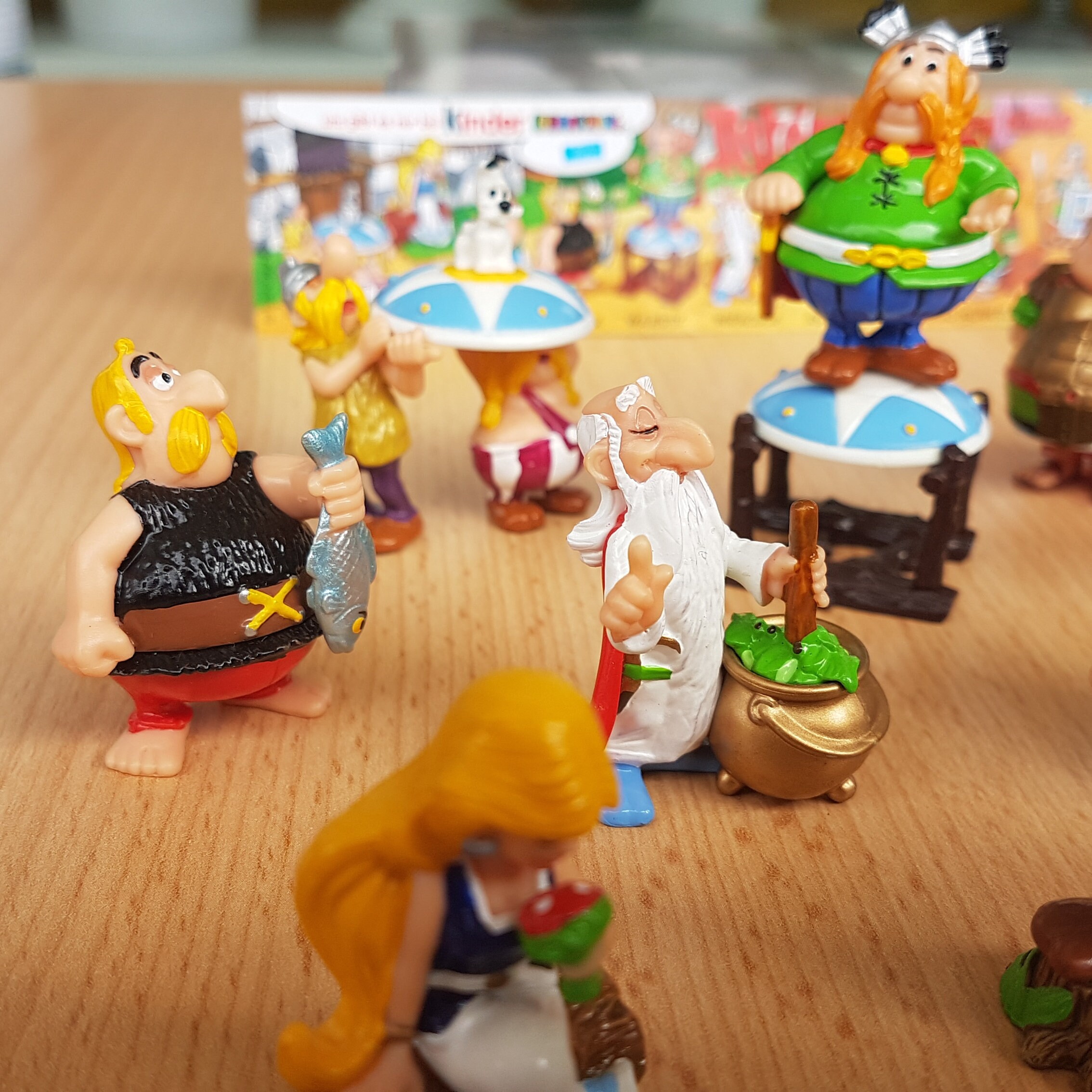 Kinder Surprise Germany 1.5 inch miniature figurine Falbala Majestix ...