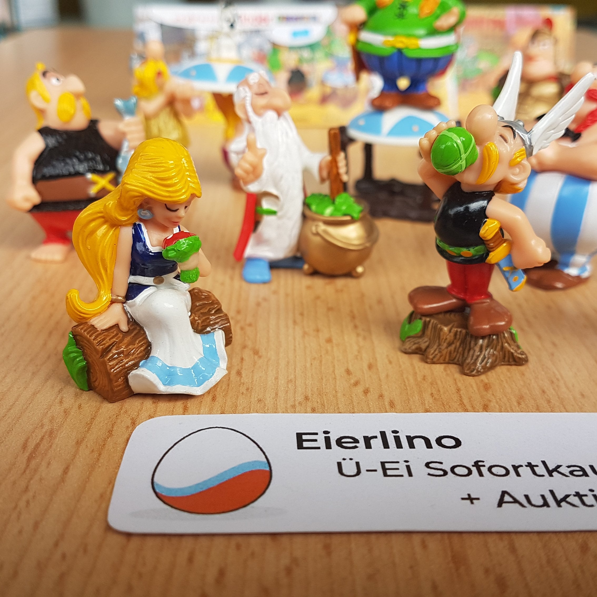 Kinder Surprise Germany 1.5 inch miniature figurine Falbala Majestix ...