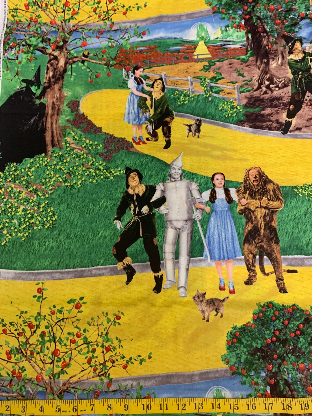 Wizard of Oz Fabric. Wizard of Oz Border Print , Dorothy From Oz Cotton ...