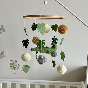 Cute Alligator Mobile for Baby Nursery Crocodile Baby Crib Mobile ...