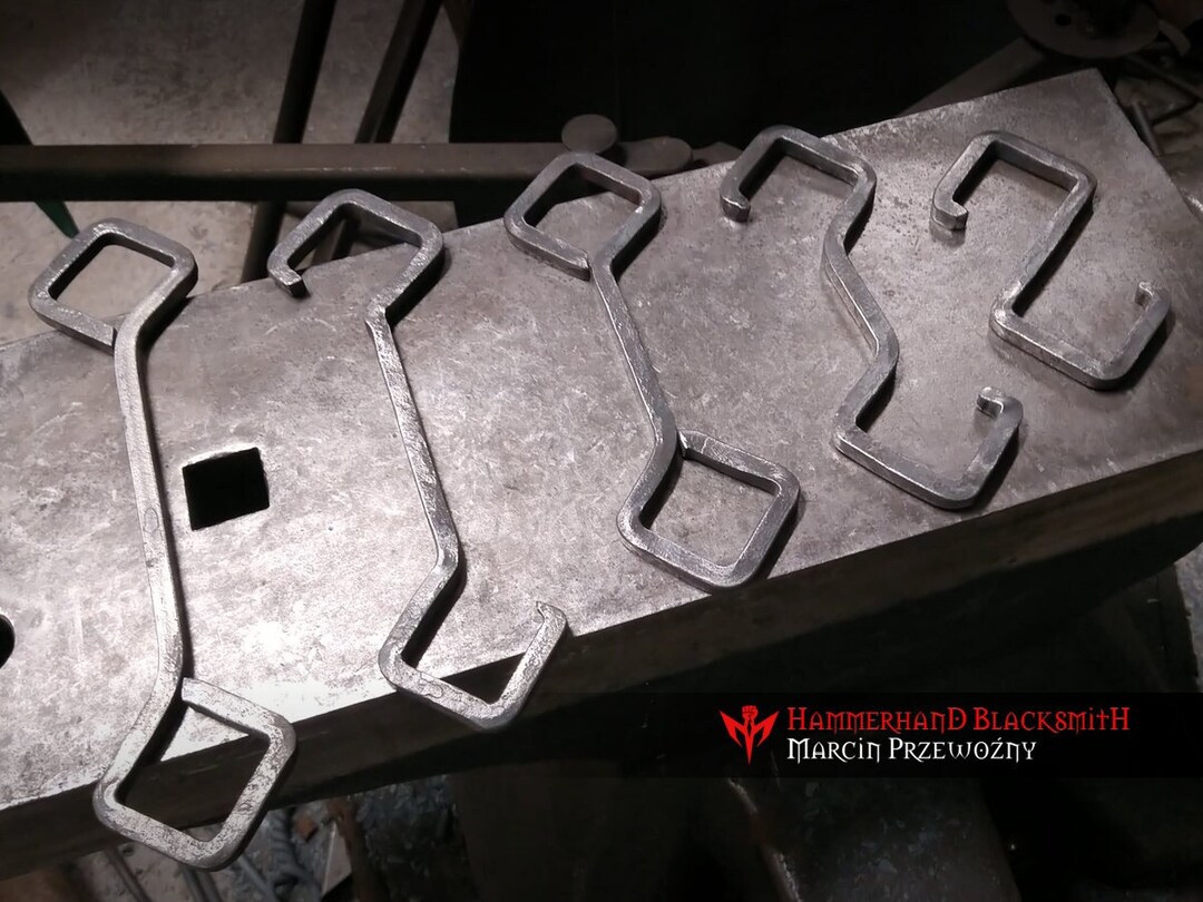 Hand Forged Chain Links and Hooks ,dwarf Chain, Iron Chain, Plant ...