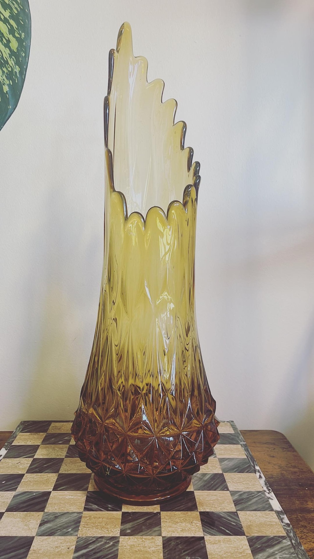 L.E. Smith, Honey/amber, Diamond Butt Swung Vase, 22" Tall - Etsy