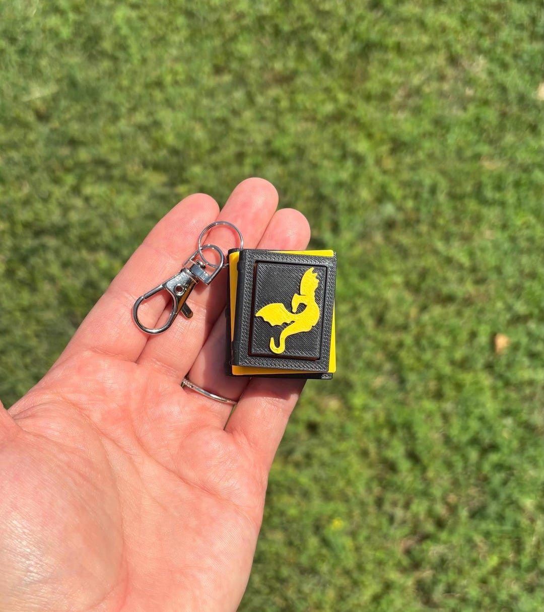 Dragon Book Stack Fidget Clicker Keychain, Bookish Charm - Etsy