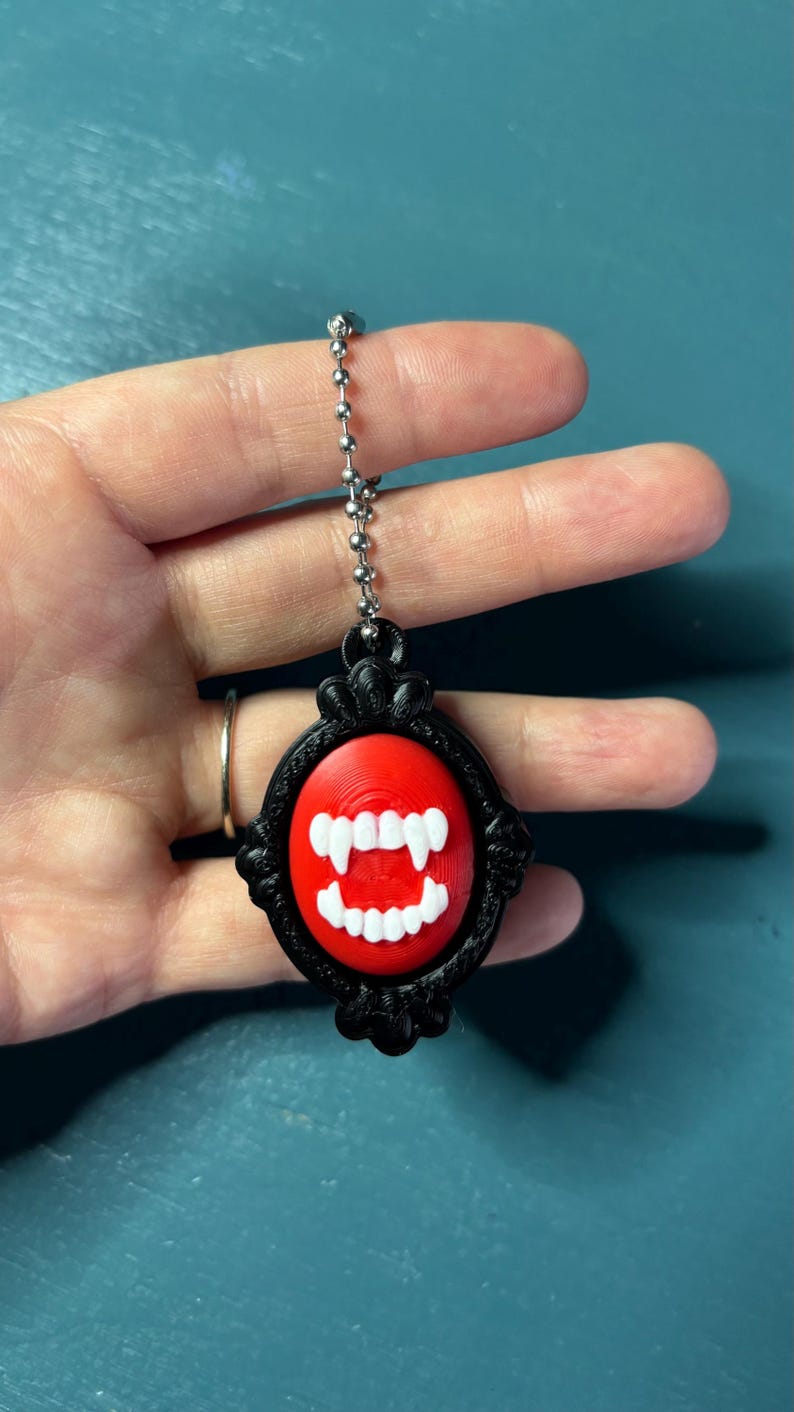 Vampire Bite Fidget Clicker Keychain, Gothic Victorian Frame - Etsy