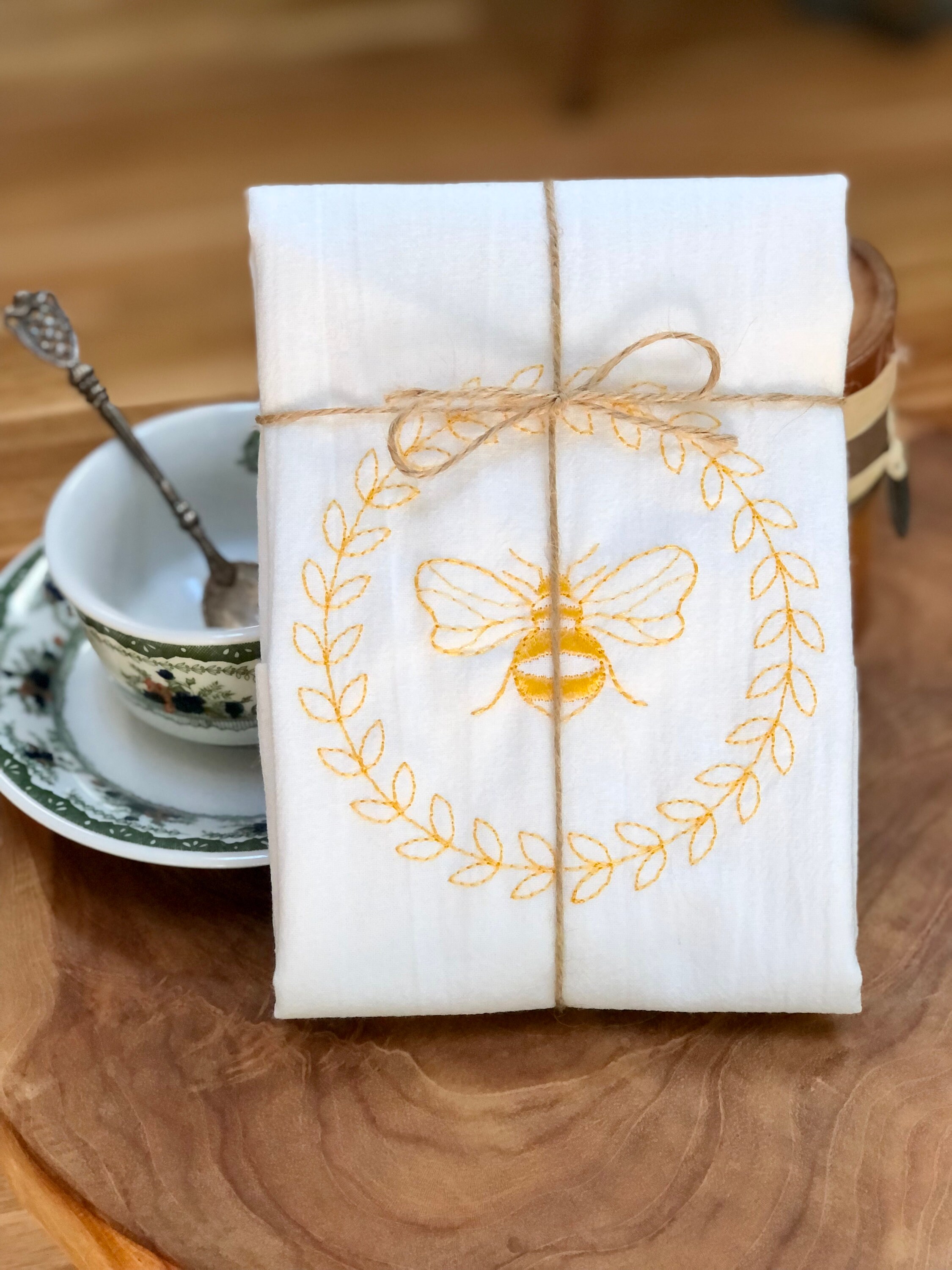 Bee Embroidered Kitchen Towel Bee Dish Towel Decor Kitchen - Etsy