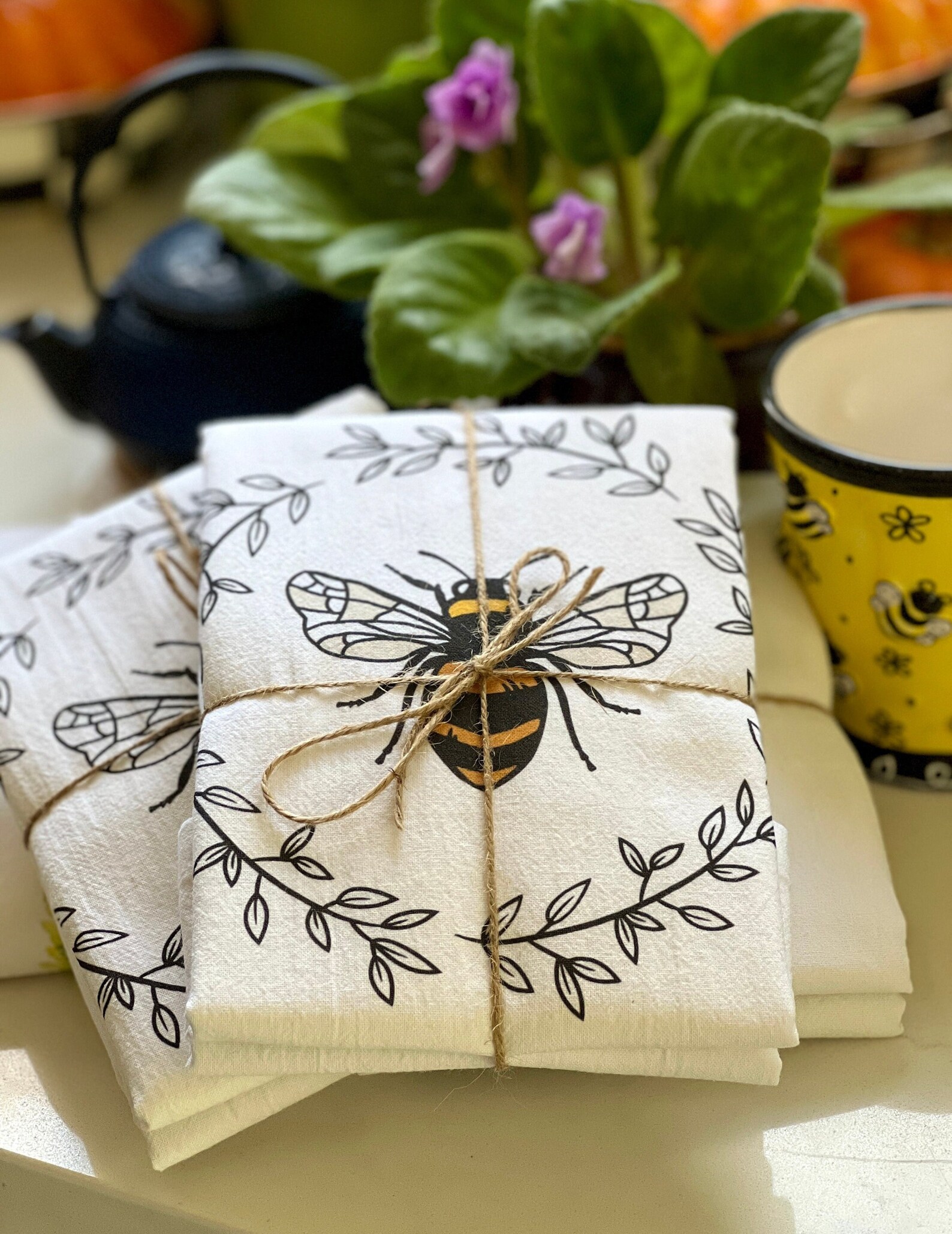 Bee Botanical Kitchen Towel, Bee Dish Towel, Decor Kitchen Towel, Bee ...