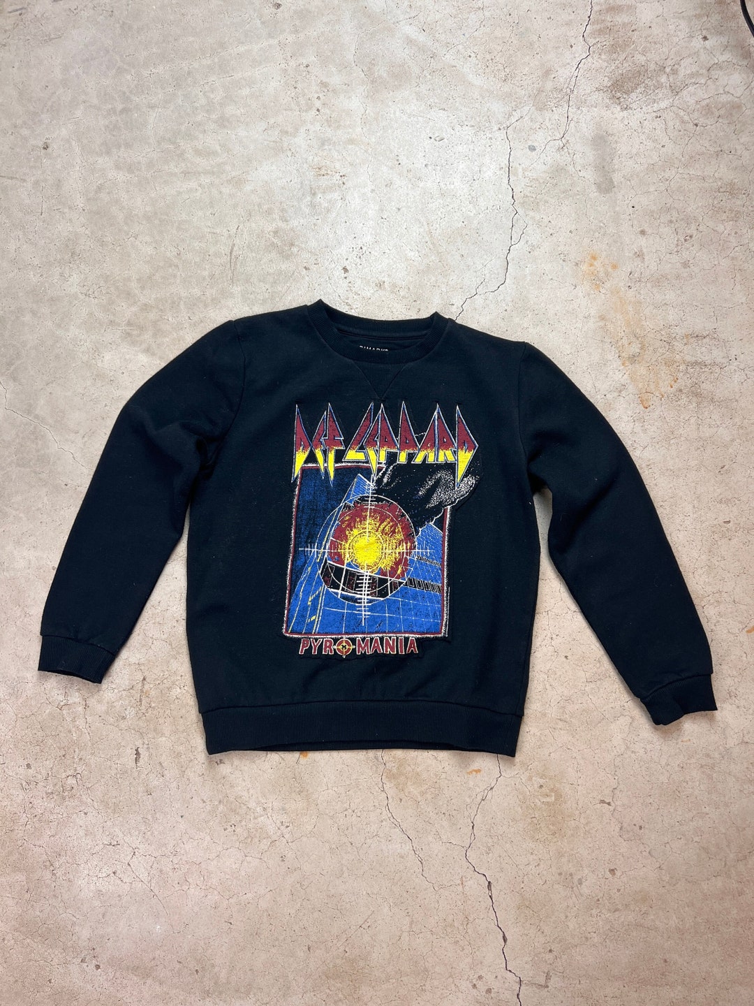 Reworked Def Leppard Rock Band Logo Kids Crewneck Sweatshirt - Size 9/ ...