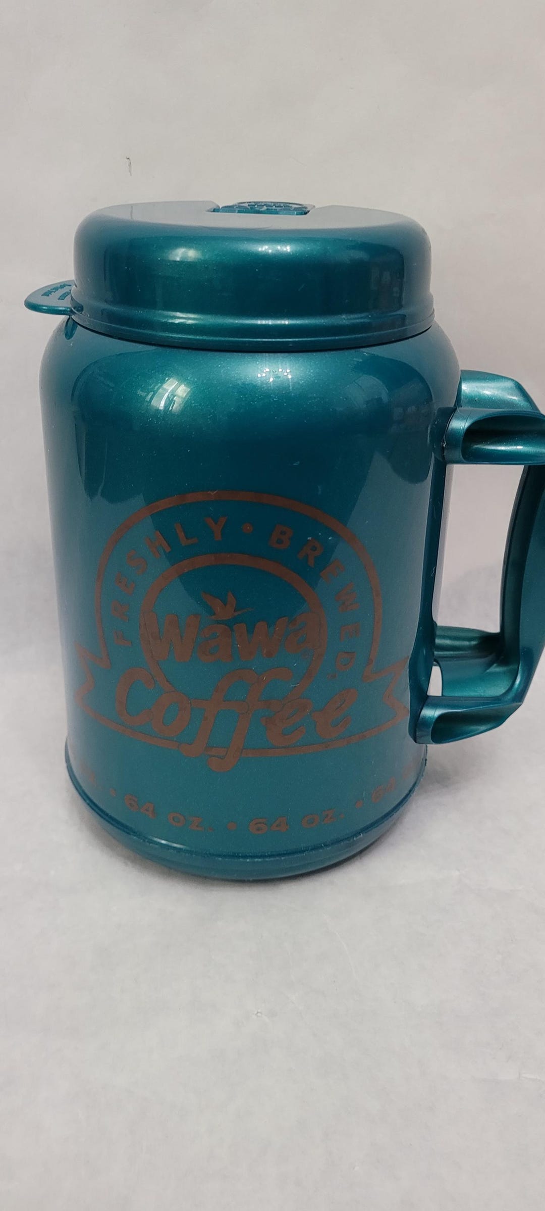 Vintage 90s Freshly Brewed Wawa Coffee 64 Oz Travel Mug Green Gold ...