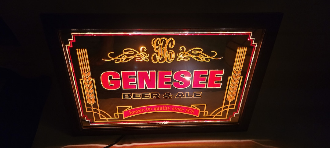 Vintage Genesee Beer Light up Wall Hanging Sign Bar Barware Breweriana ...