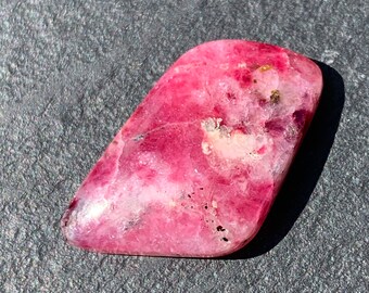 Tugtupite - Etsy