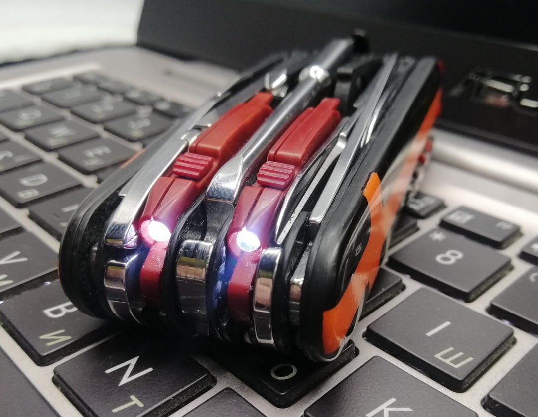 Custom Knife 91mm SAK Cybertool Carbon Light+, Handcrafted Custom Swiss ...