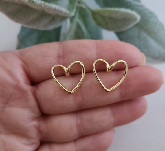 Simple Gold Heart Earrings