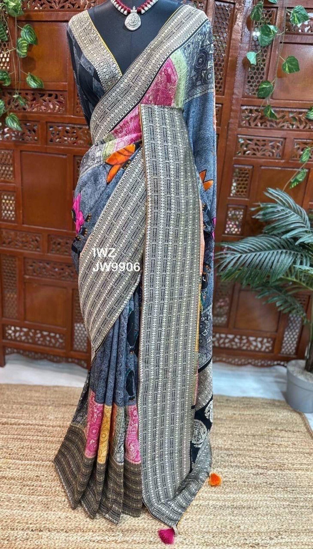 Super Soft Nice Flow Easy to Drape Saree With Beautiful Texture Crape ...