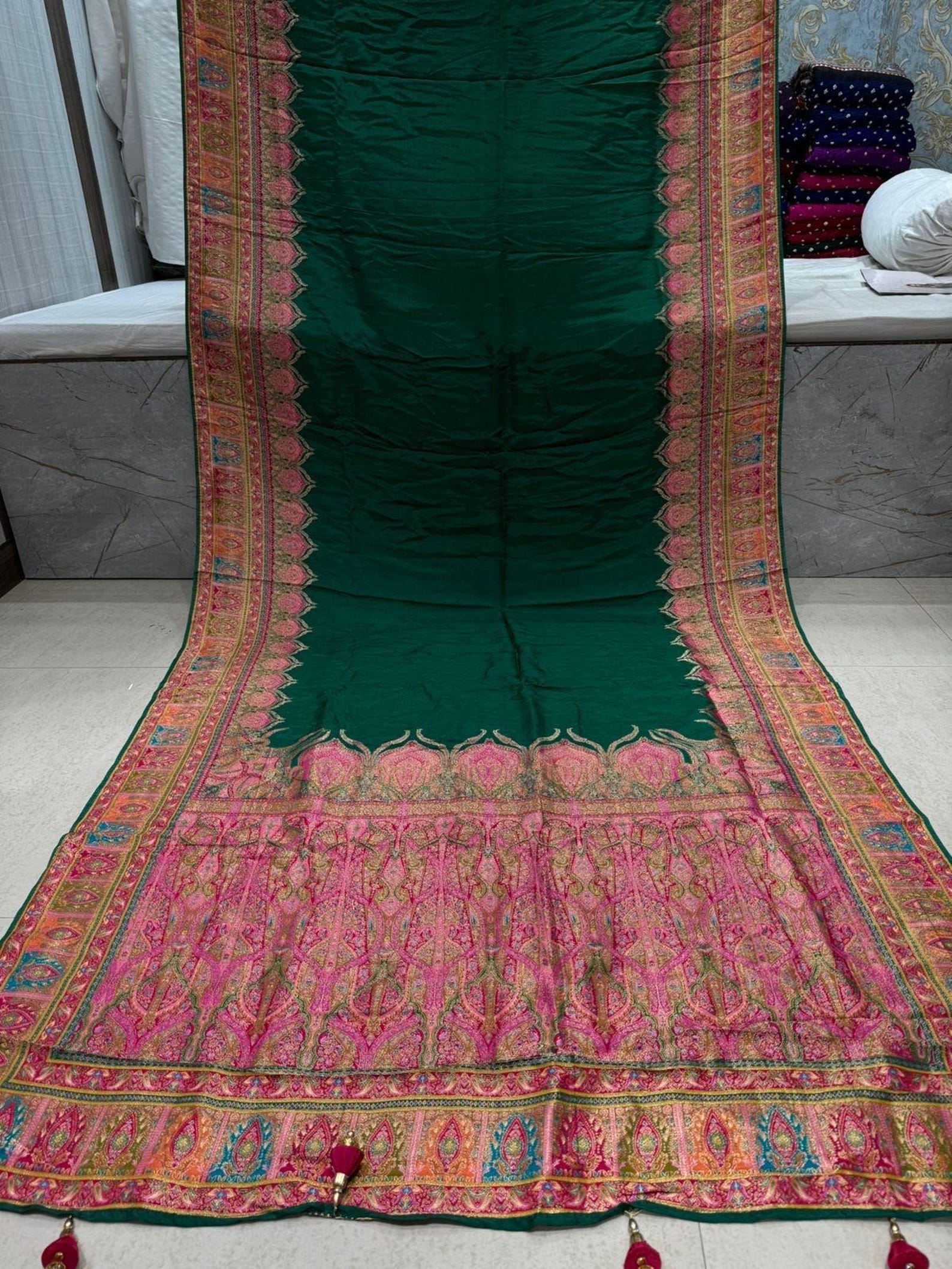 Kashmiri Kani Silk Sarees With Mina Weaving Design With Contrast Blouse ...