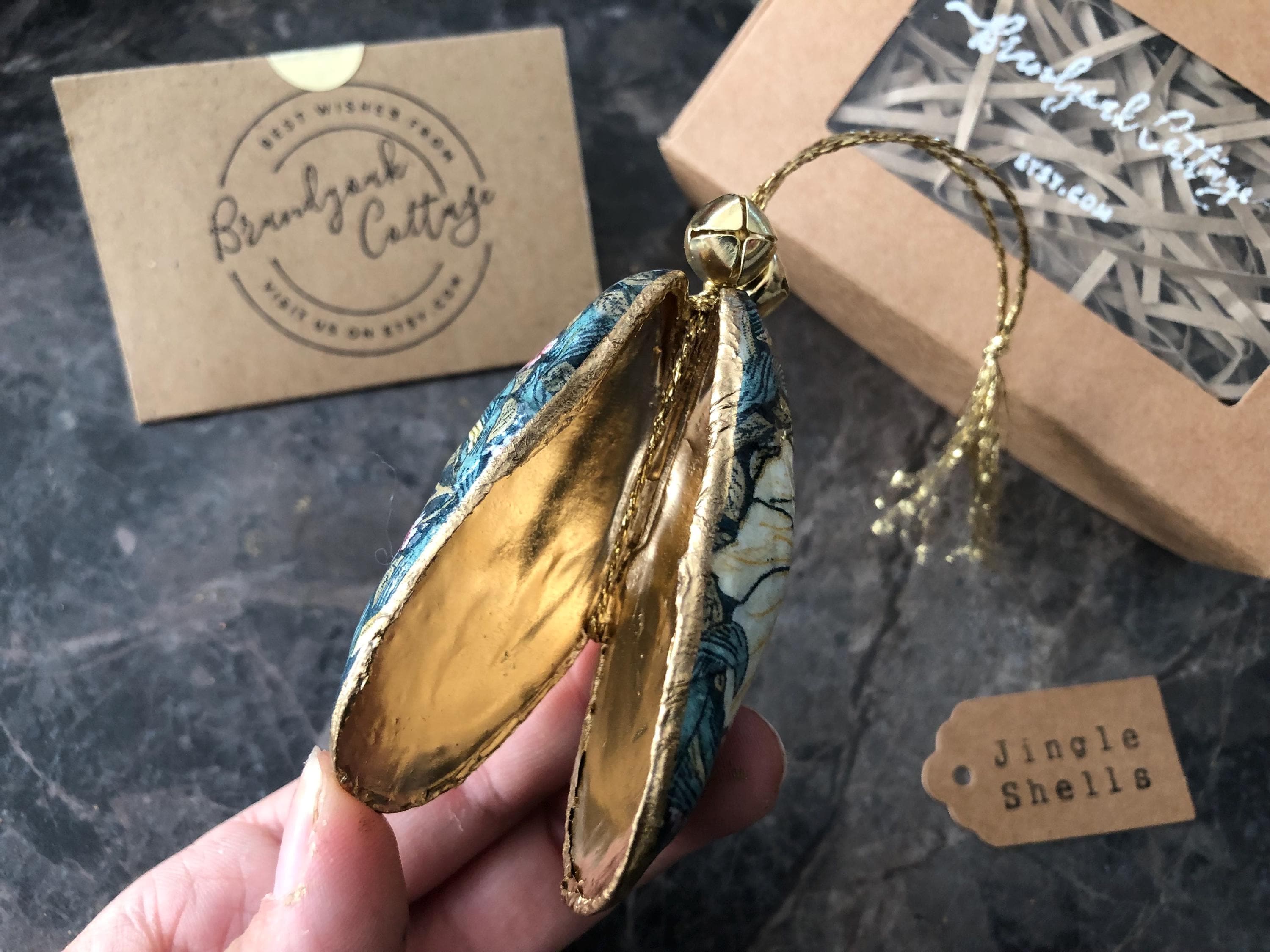 Jingle Shells William Morris Christmas Decoration Dark Pimpernel Gold ...