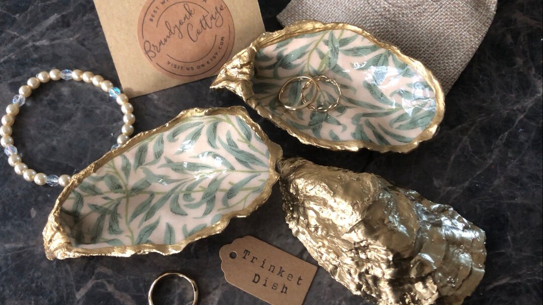 William Morris Green Willow Bough Oyster Shell Trinket Dish | Sage ...