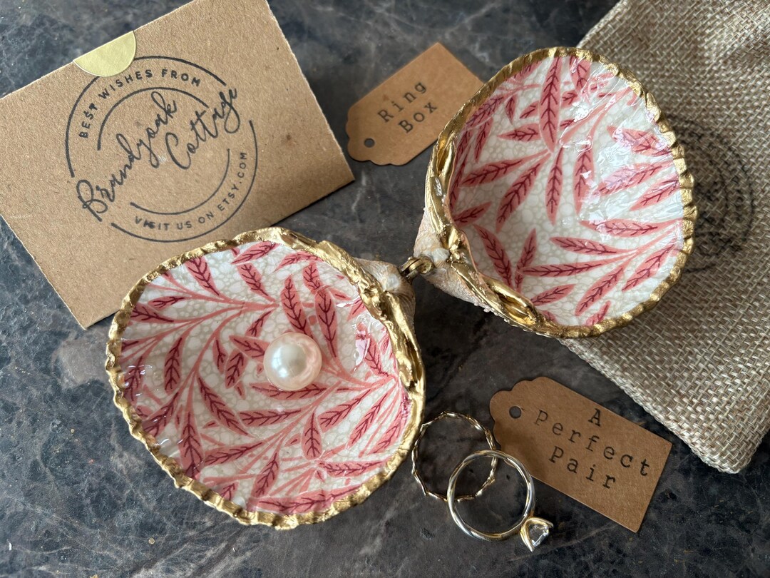 William Morris Sea Shell Ring Box in Emery’s Willow Pink Gold | Coastal ...