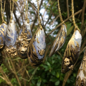Gilded Barnacle Mussel Shell Christmas Decorations, Blue Gold Hanging ...