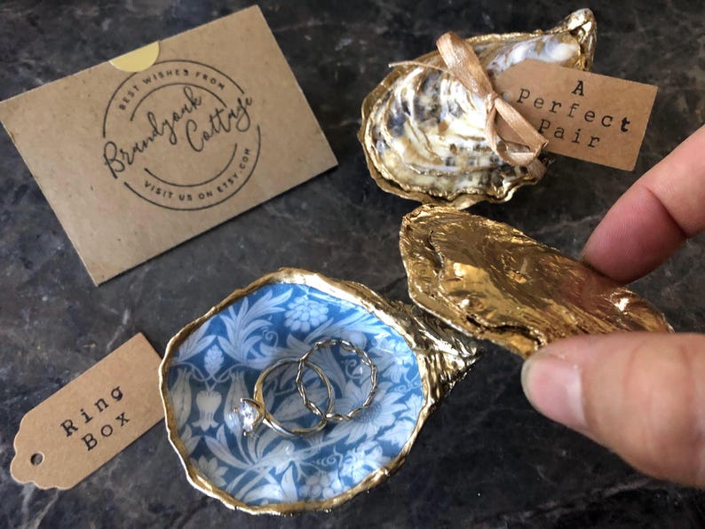 William Morris Ring Box Small Gold Whole Oyster Shell Blue White ...