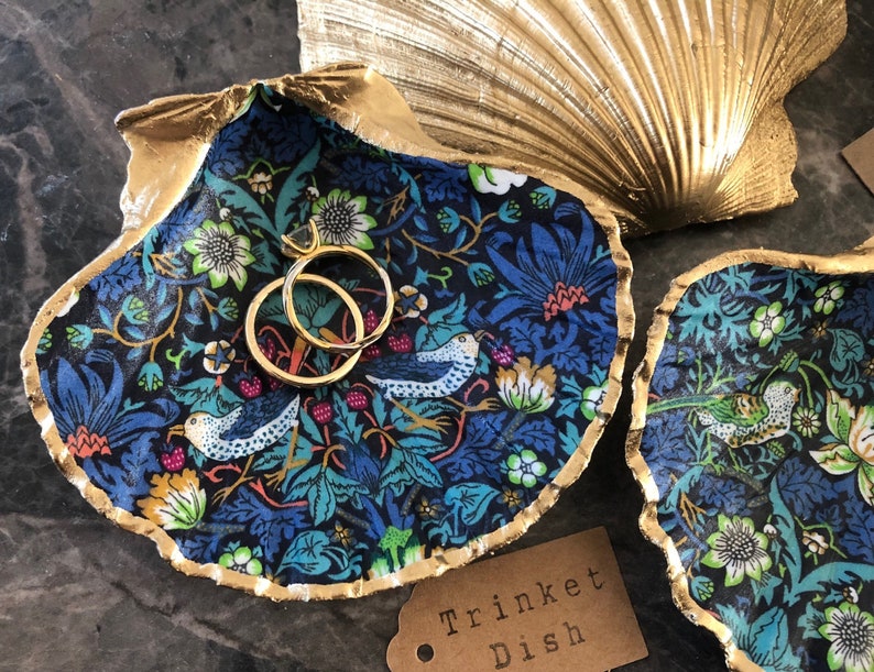 William Morris Strawberry Thief Scallop Shell Trinket Dish in - Etsy