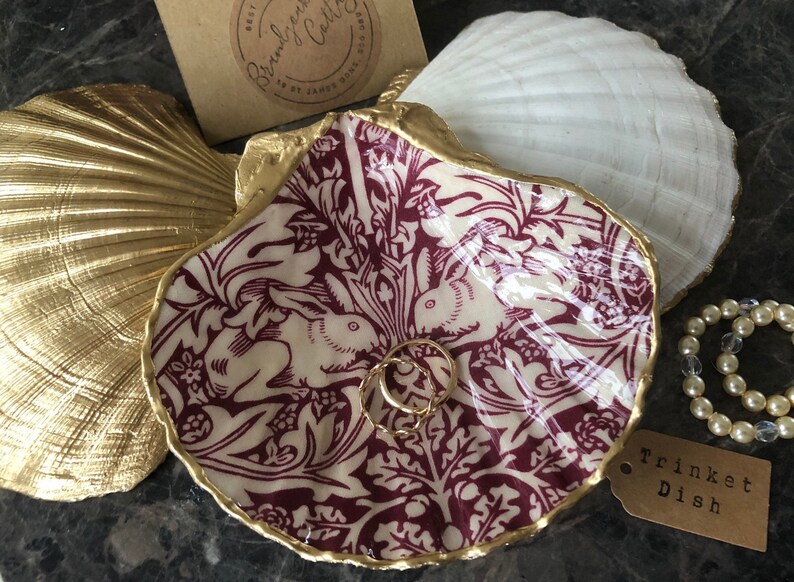 William Morris Brer Rabbit Red & Cream XL Scallop Shell Trinket Dish ...
