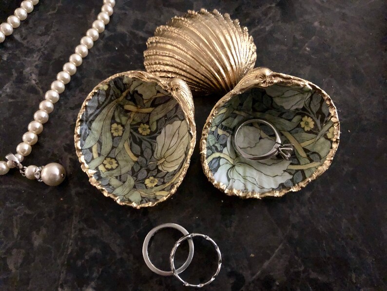 Single or Perfect Pair Gold Cockle Shell Ring Dish in William - Etsy UK