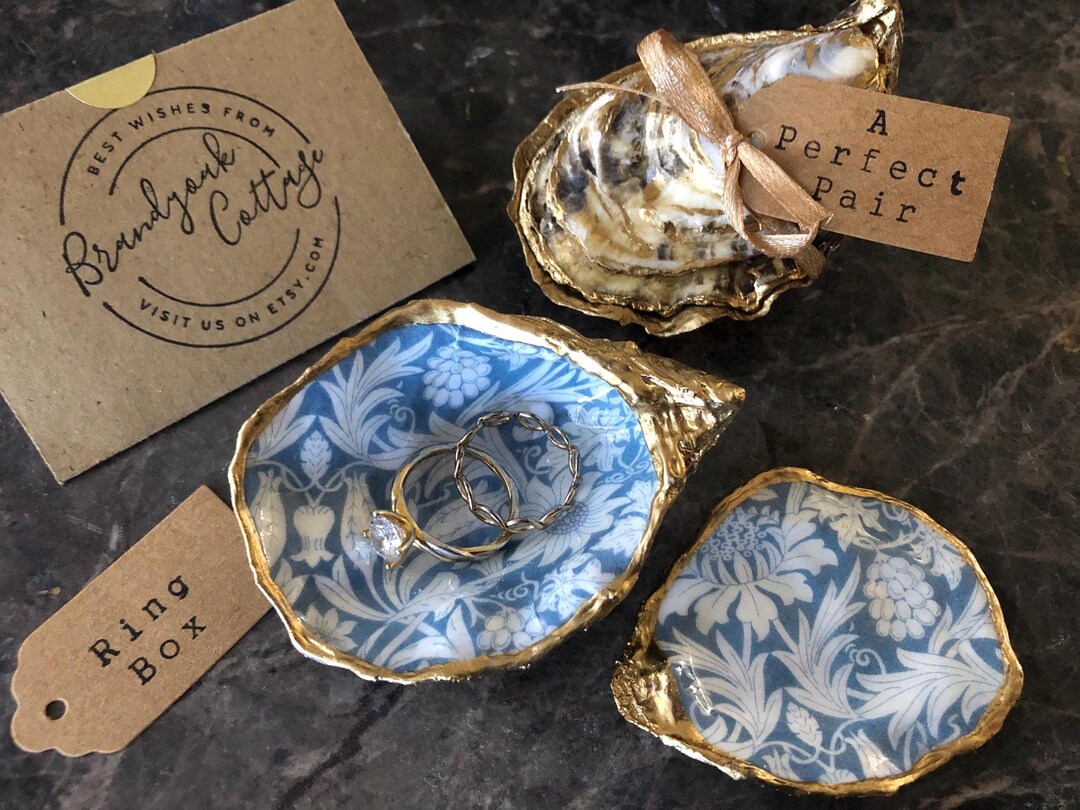 William Morris Ring Box Small Gold Whole Oyster Shell Blue White ...