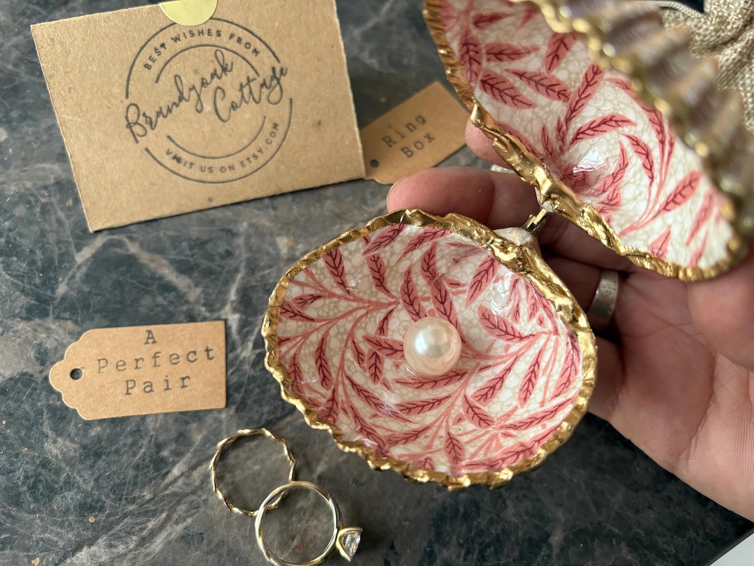 William Morris Sea Shell Ring Box in Emery’s Willow Pink Gold | Coastal ...