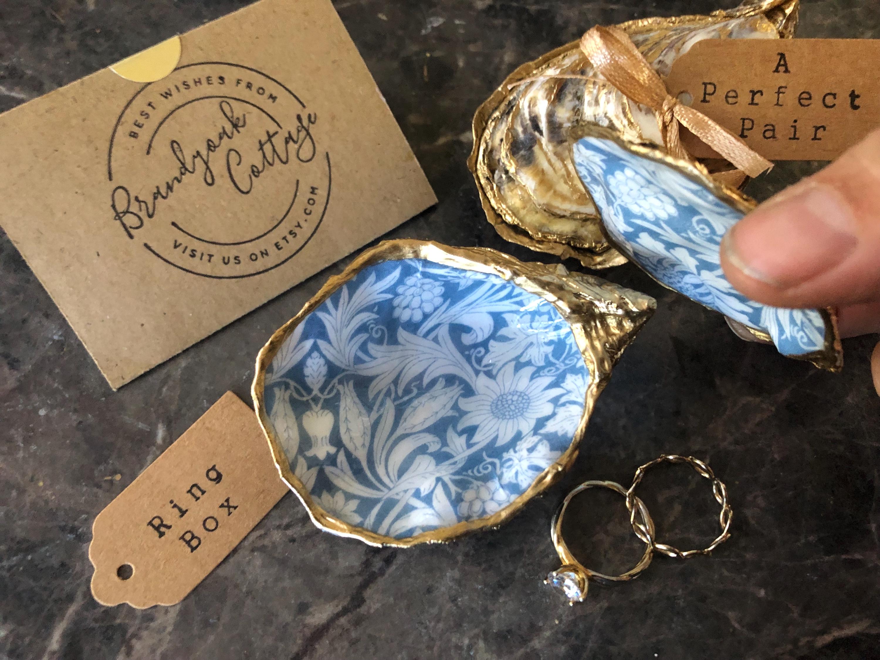 William Morris Ring Box Small Gold Whole Oyster Shell Blue White ...