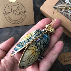 Jingle Shells William Morris Christmas Decoration Dark Pimpernel Gold ...