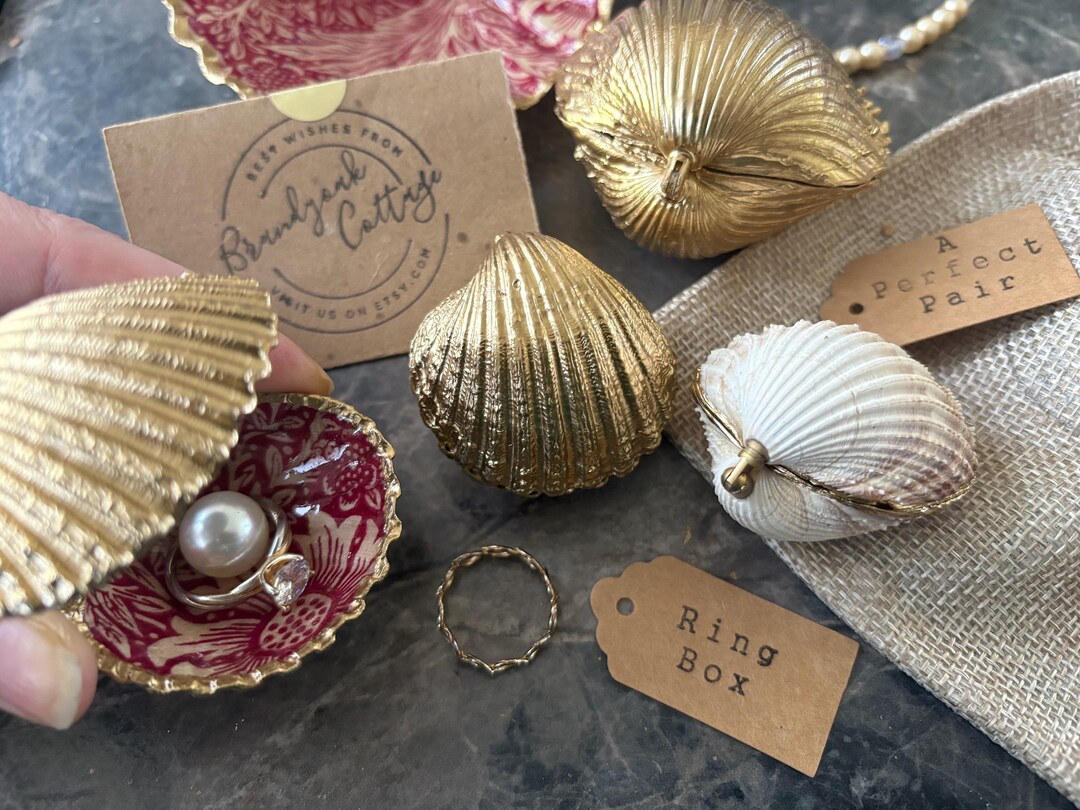 William Morris Cockle Shell Ring Box in Marigold Red Cream Gold | Beach ...