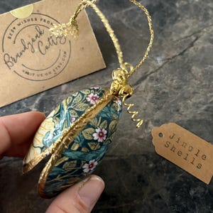 Jingle Shells William Morris Christmas Decoration Dark Pimpernel Gold ...
