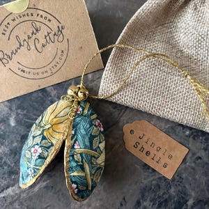 Jingle Shells William Morris Christmas Decoration Dark Pimpernel Gold ...