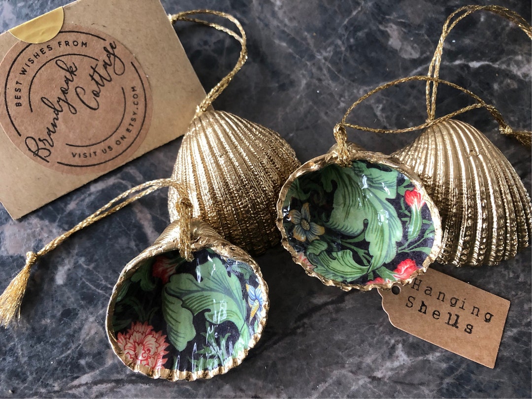 William Morris Shell Decorations in Leicester Green Pink | Christmas ...