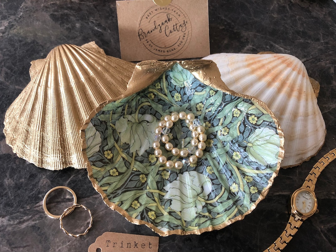 William Morris Shells in Pimpernel Green & Cream for Jewellery | Gold ...