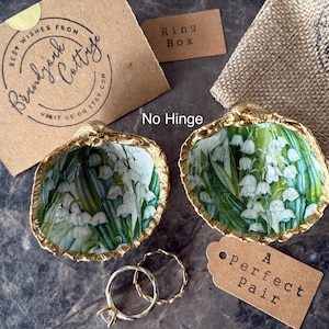 Cockle Shell Ring Box With Ribbon Hinge White Green Lily Valley ...