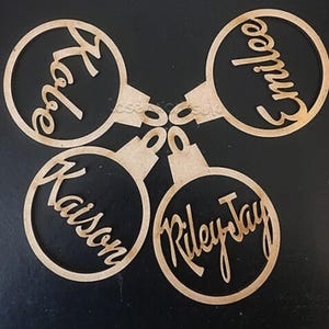 Personalised Christmas Baubles - Personalised Names - Christmas ...