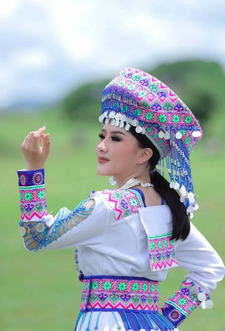 White Hmong Clothes
