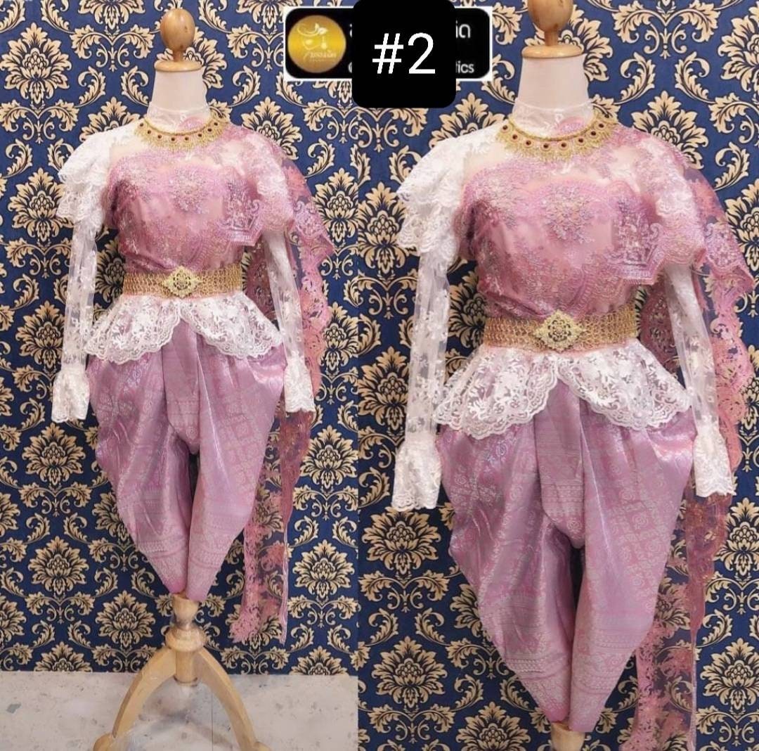 Stunning traditional Thai costume in King Rama V Temple | Etsy