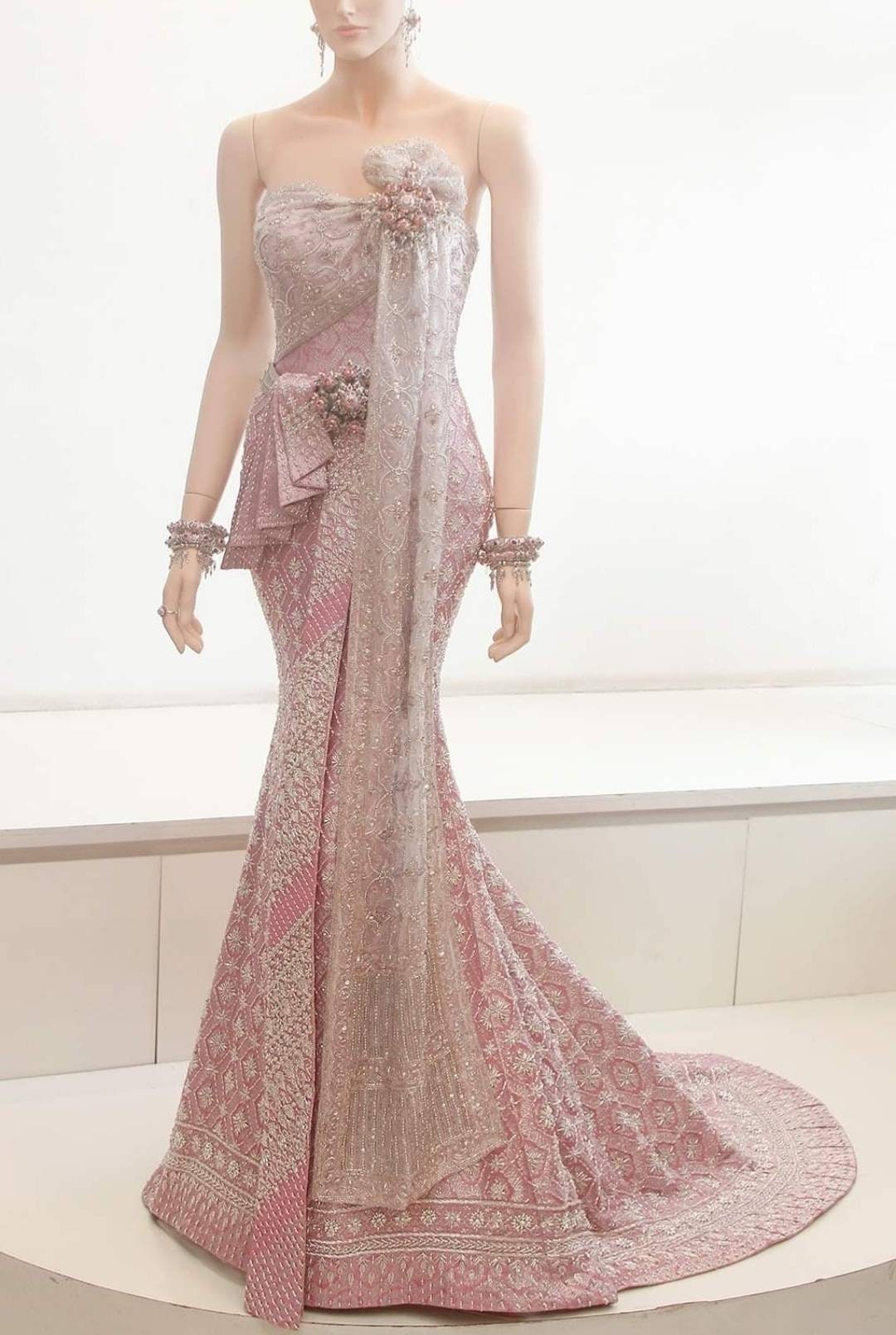 Couture: Thai Prayuk Dress Thai/khmer Traditional Wedding Dress ...