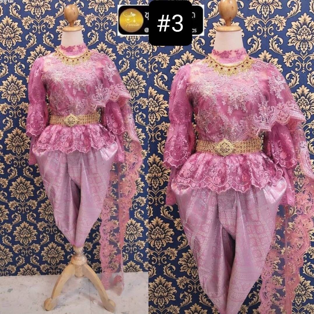 Stunning traditional Thai costume in King Rama V Temple | Etsy