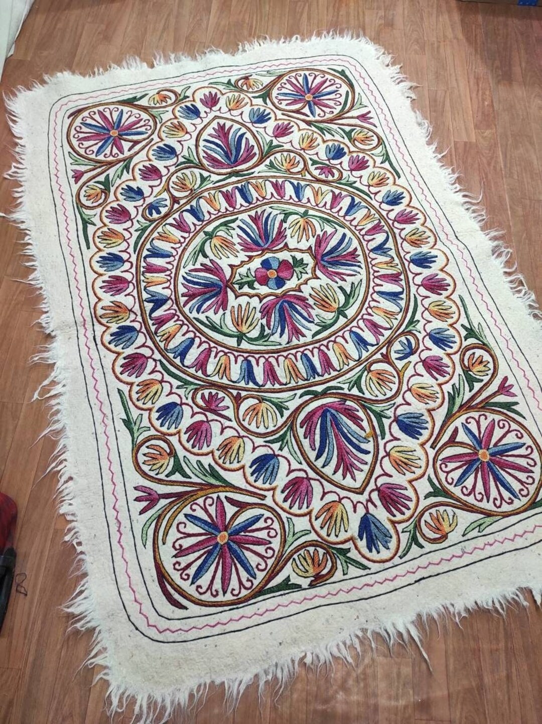 Handmade Kashmir Namda Rug – Traditional Wool Felted Carpet – Boho Chic ...