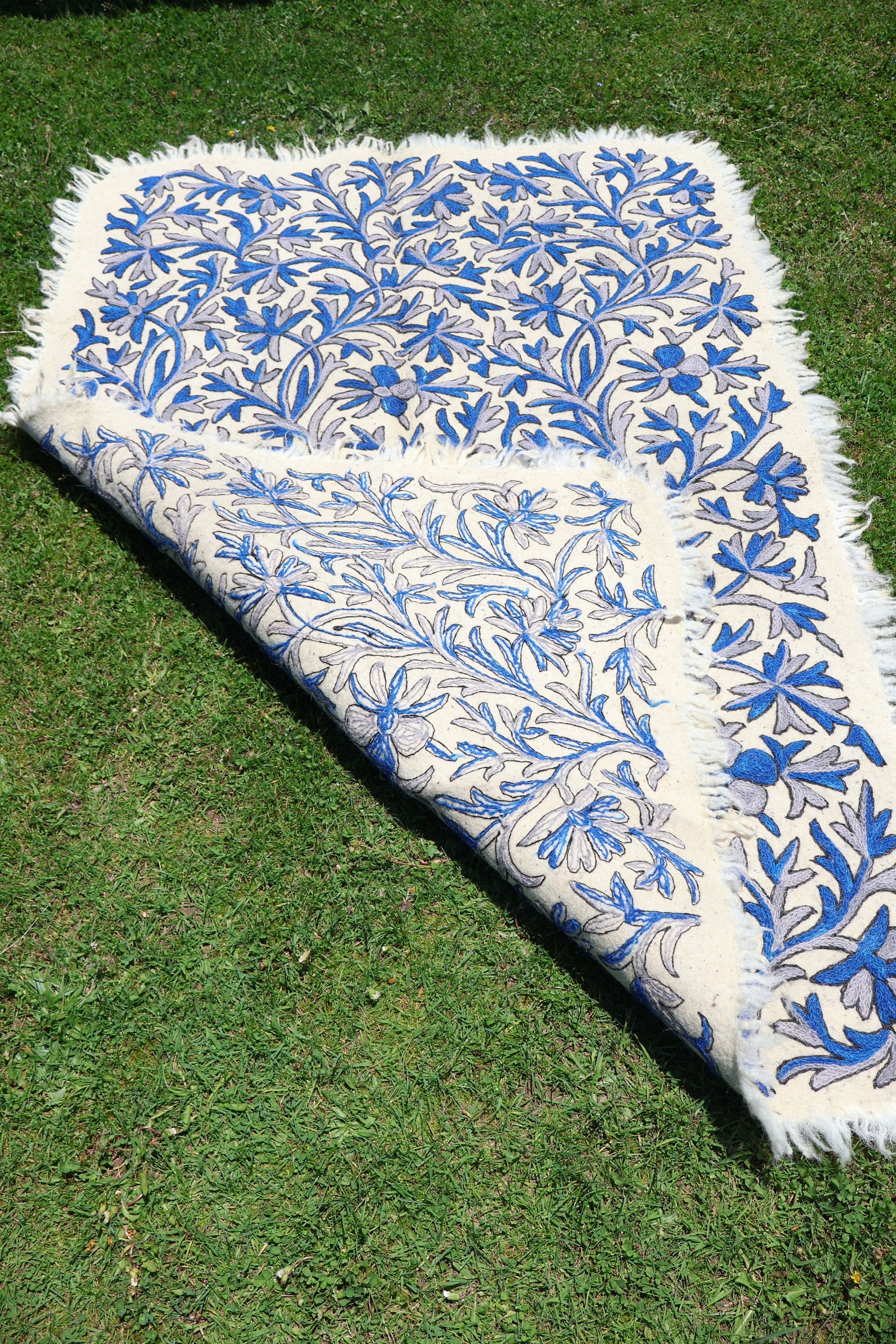 Artisan Kashmir Namda Rug | Felted Hand Embroidered Rugs |vibrant ...
