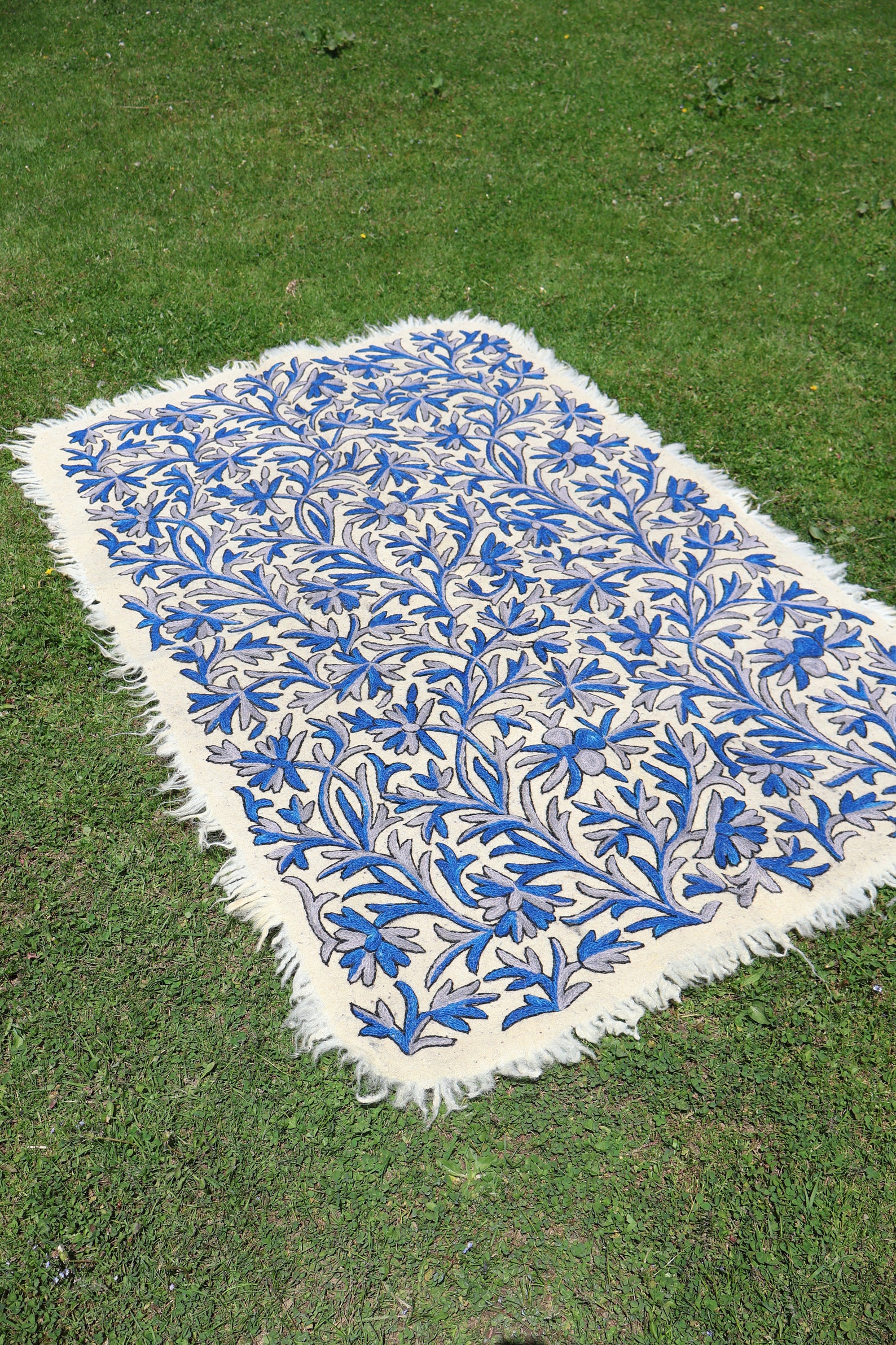 Artisan Kashmir Namda Rug | Felted Hand Embroidered Rugs |vibrant ...
