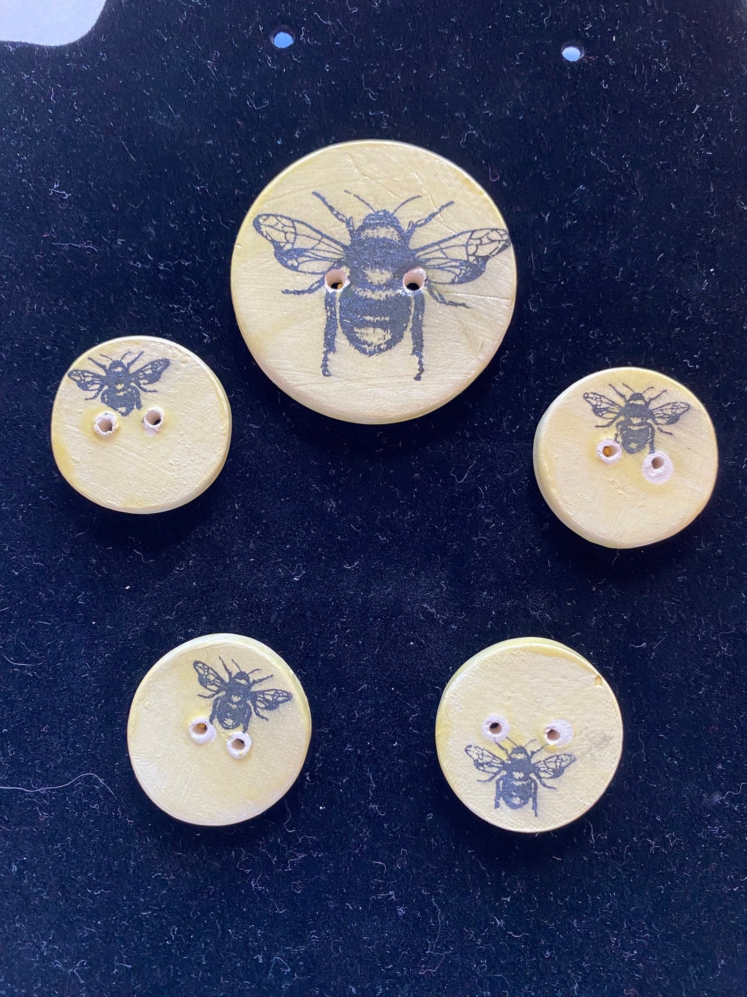 Bumble Bee Button With Baby Bee Buttons Set - Etsy