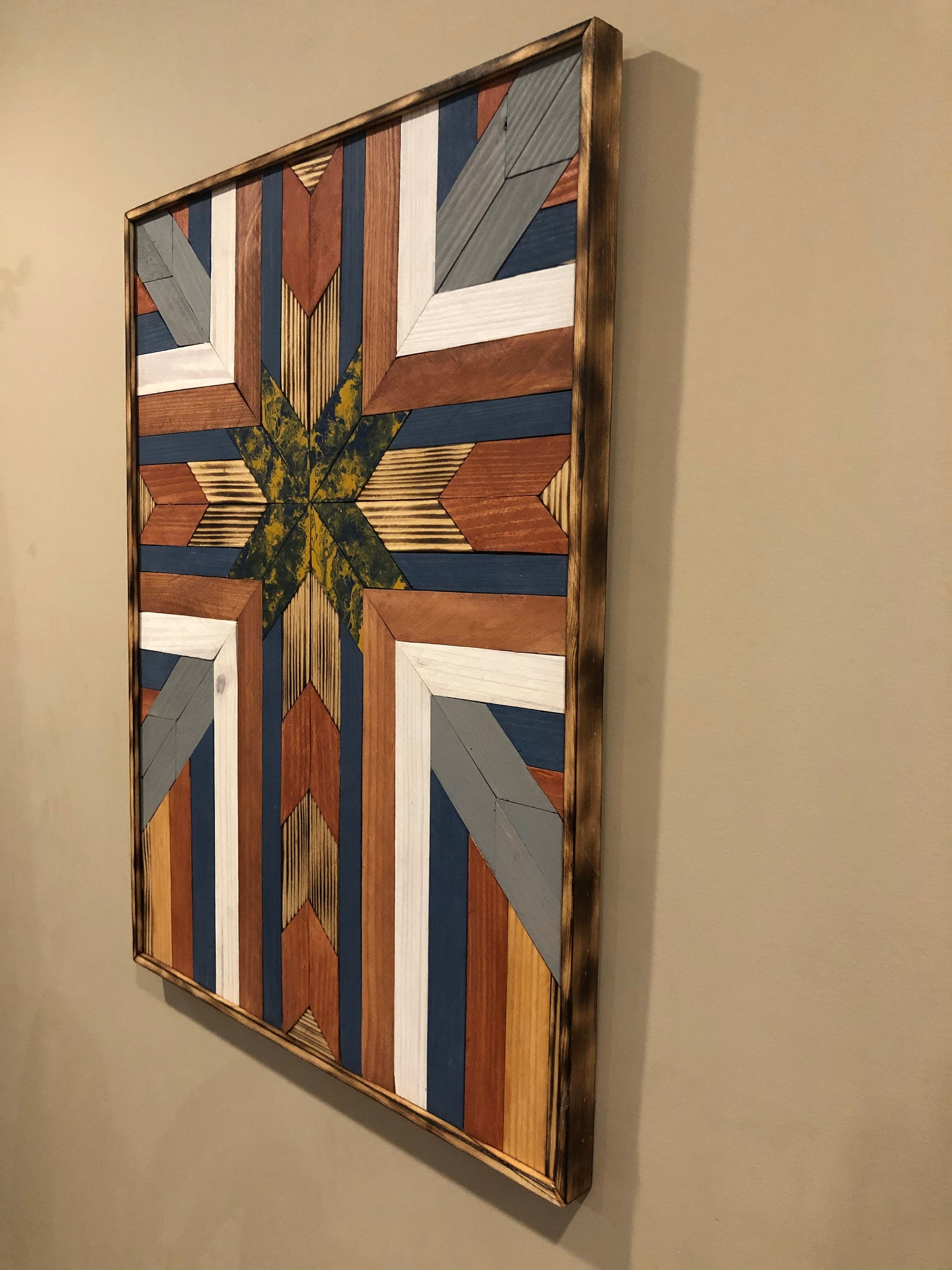 Cross Barn Quilt Wall Décor - Etsy