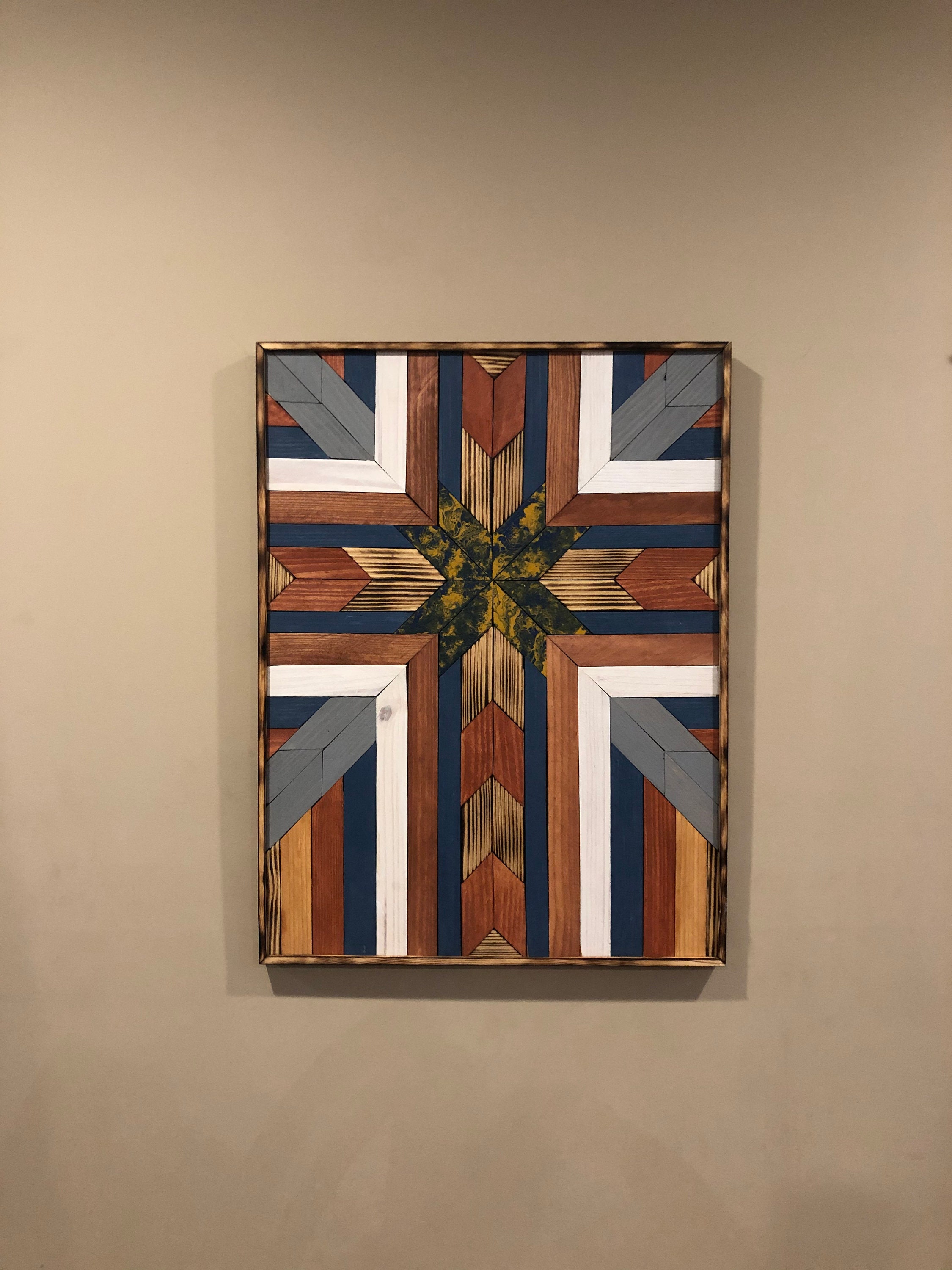 Cross Barn Quilt Wall Décor - Etsy