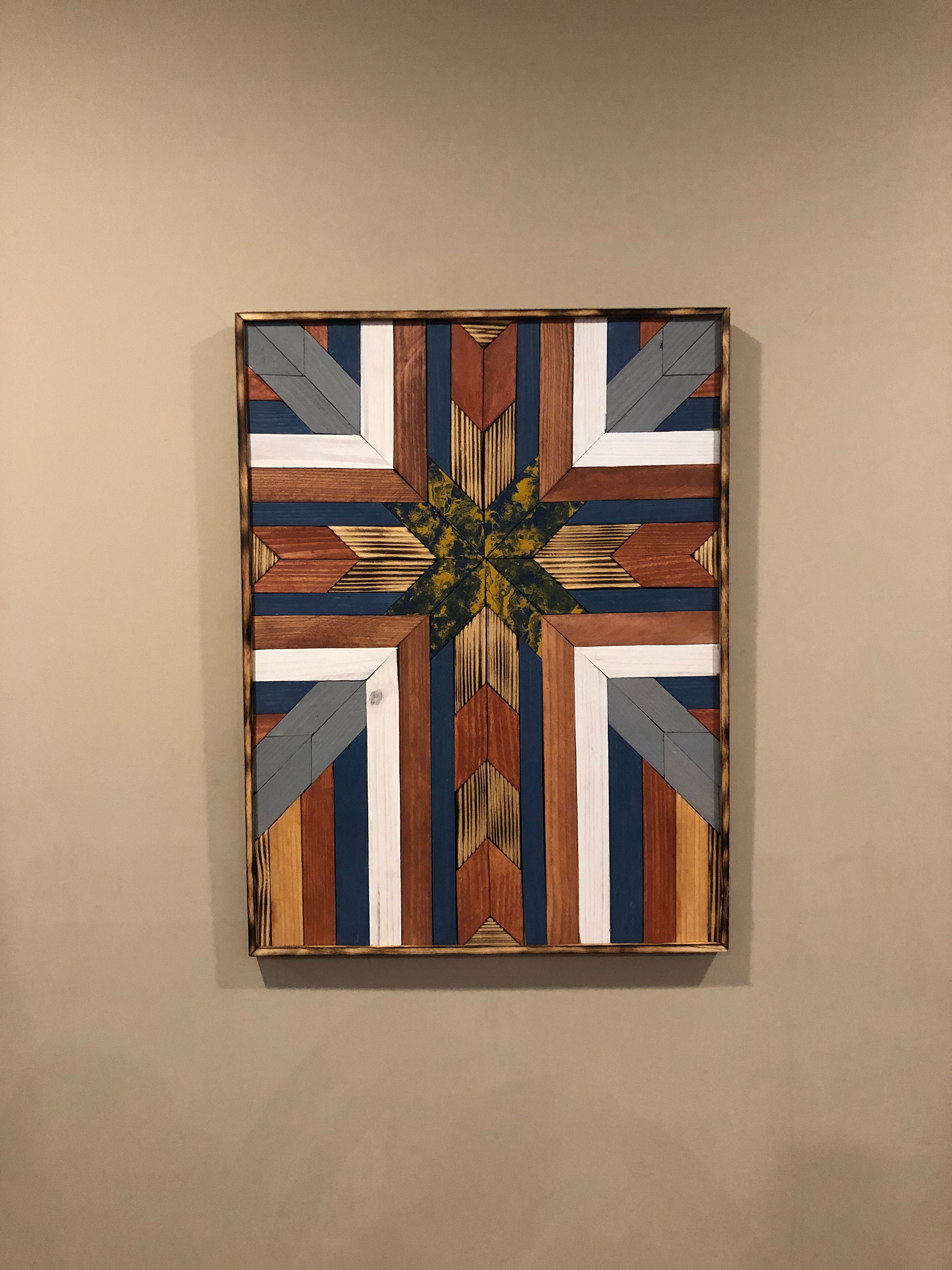 Cross Barn Quilt Wall Décor - Etsy