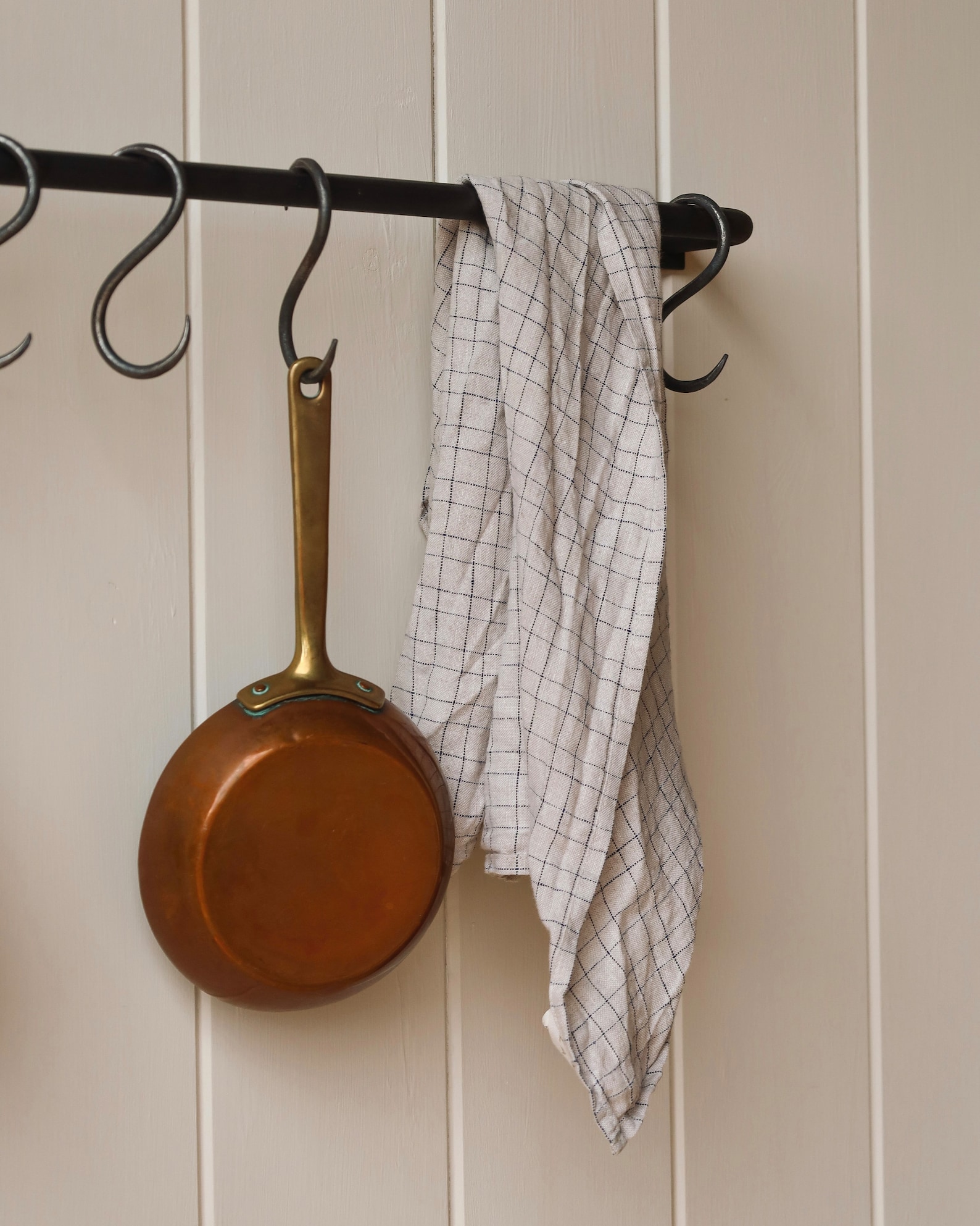 Kitchen Rail Made From Raw Steel With S Hooks Hanging Rail Utensil Rail ...